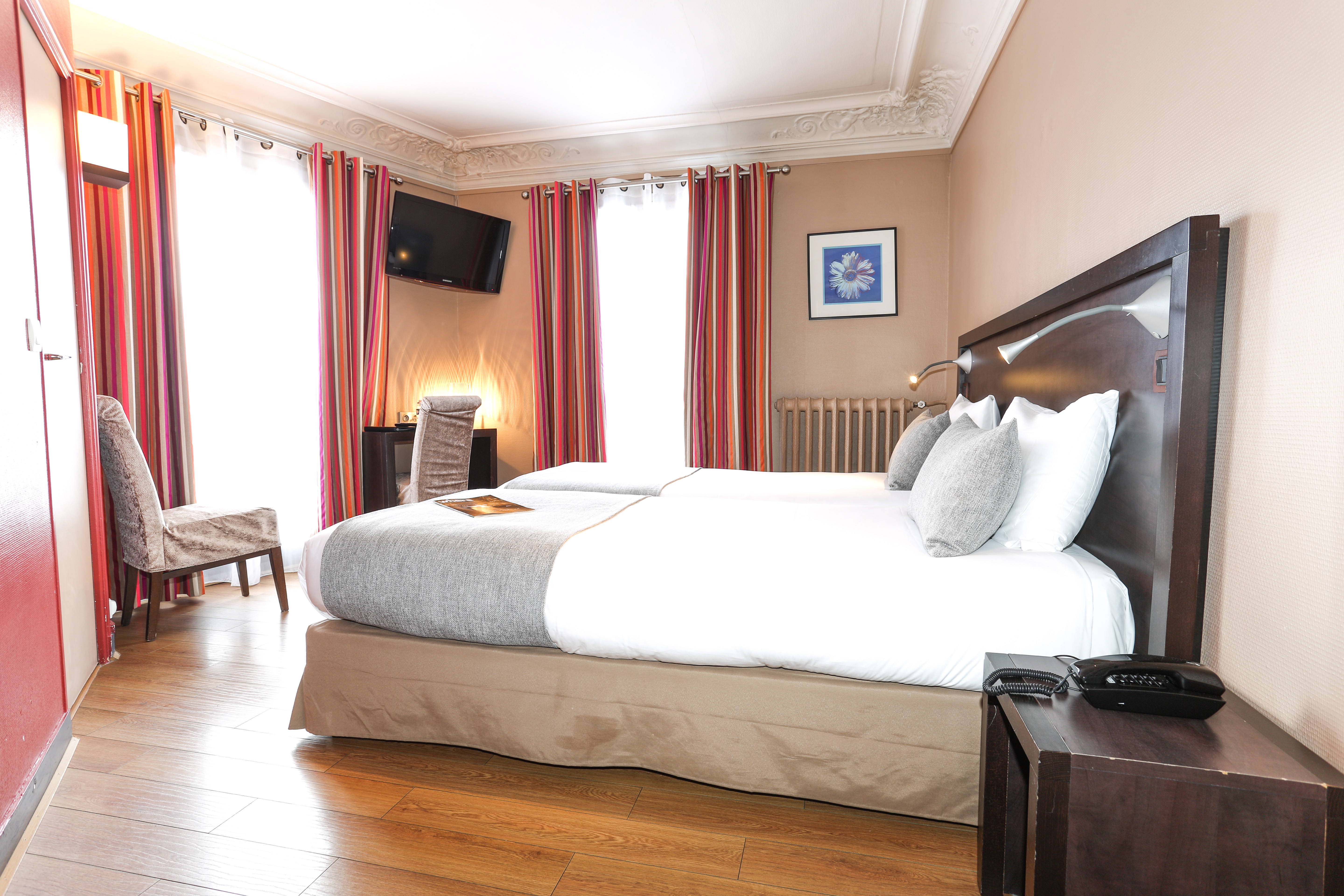 Standard Double Room Avalon Hotel Paris Gare Du Nord Standard Double Room Avalon Hotel Paris Gare Du Nord